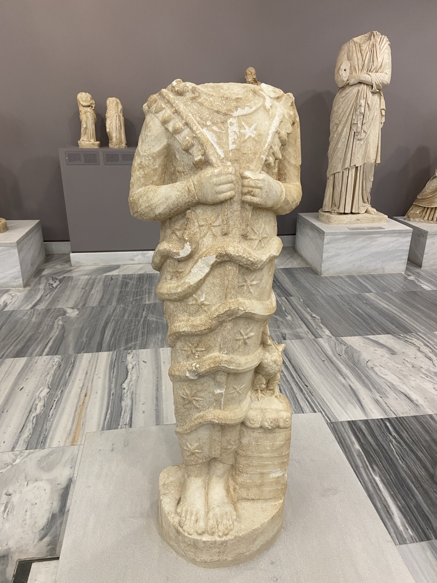 Psychedelic mushrooms, cosmic serpent and stars in a Greek museum ...